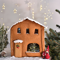 The Ultimate Christmas Gingerbread House | Clarence Court