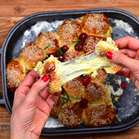 Alpha Foodie's Christmas tree pull-apart bread | Clarence Court